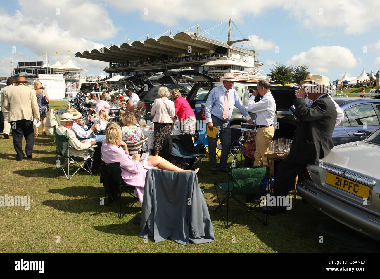 Horse Racing - 2013 Glorious Goodwood Festival - Day Four - Goodwood ...
