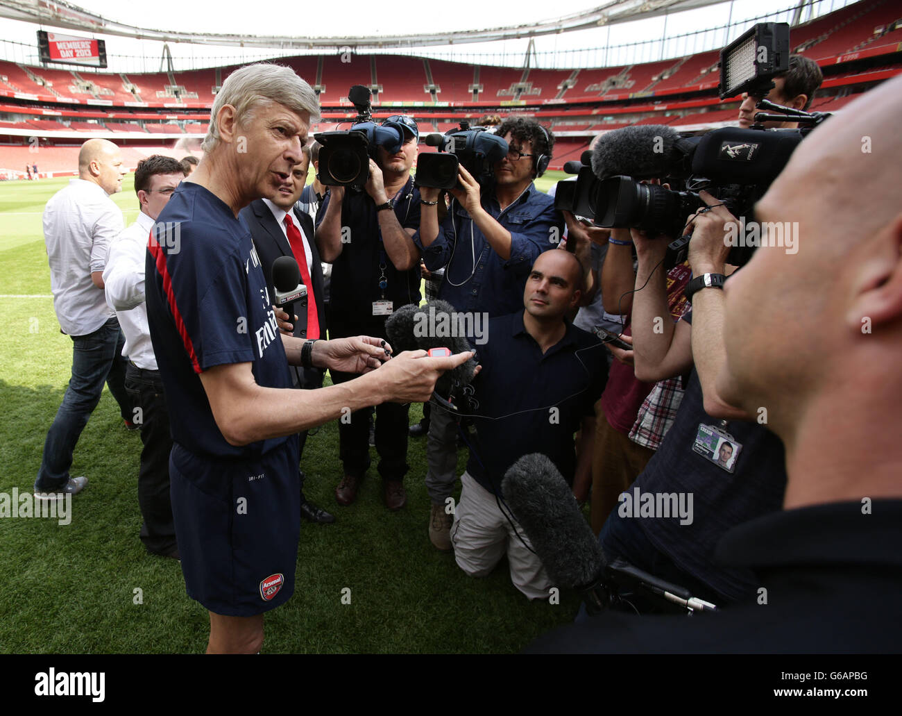 Referees photocall hi-res stock photography and images - Alamy