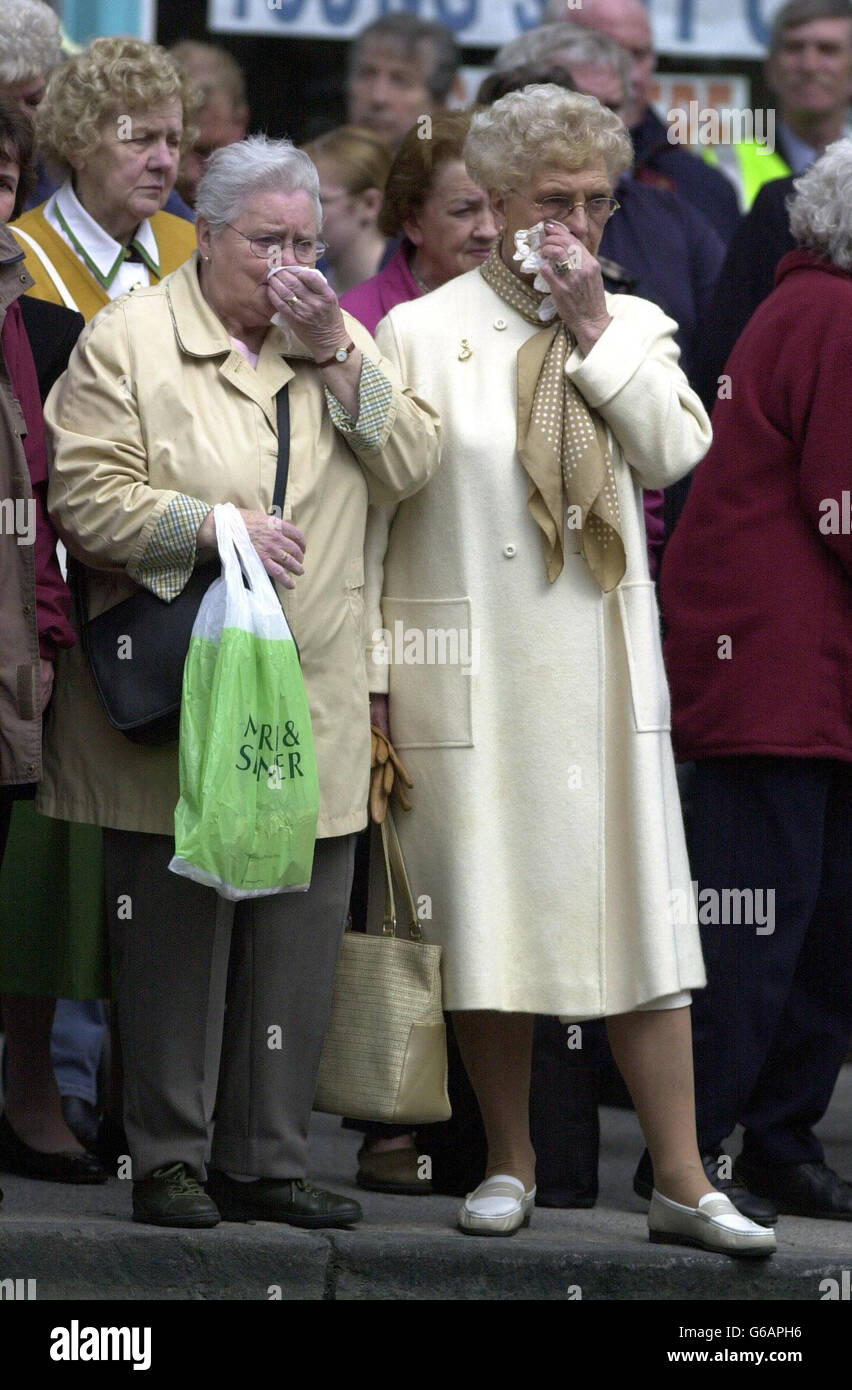 Townspeople pay their respects as the funeral of Lance Corporal Barry ...