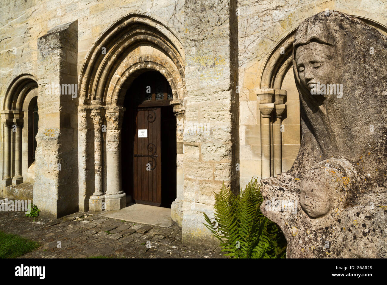the chapter house, Saint Jean au Bois, forest of Compiegne, Oise ...