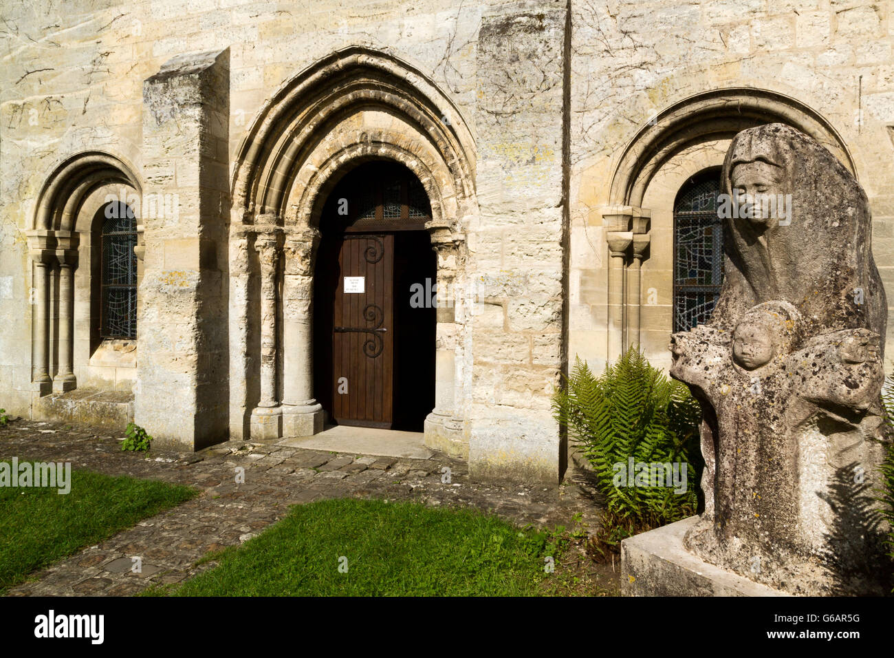 the chapter house, Saint Jean au Bois, forest of Compiegne, Oise ...