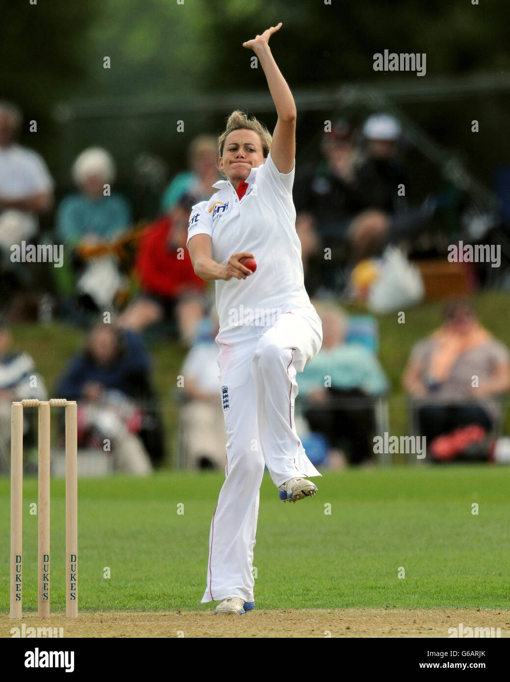 Englands laura marsh in bowling action hi-res stock photography and ...