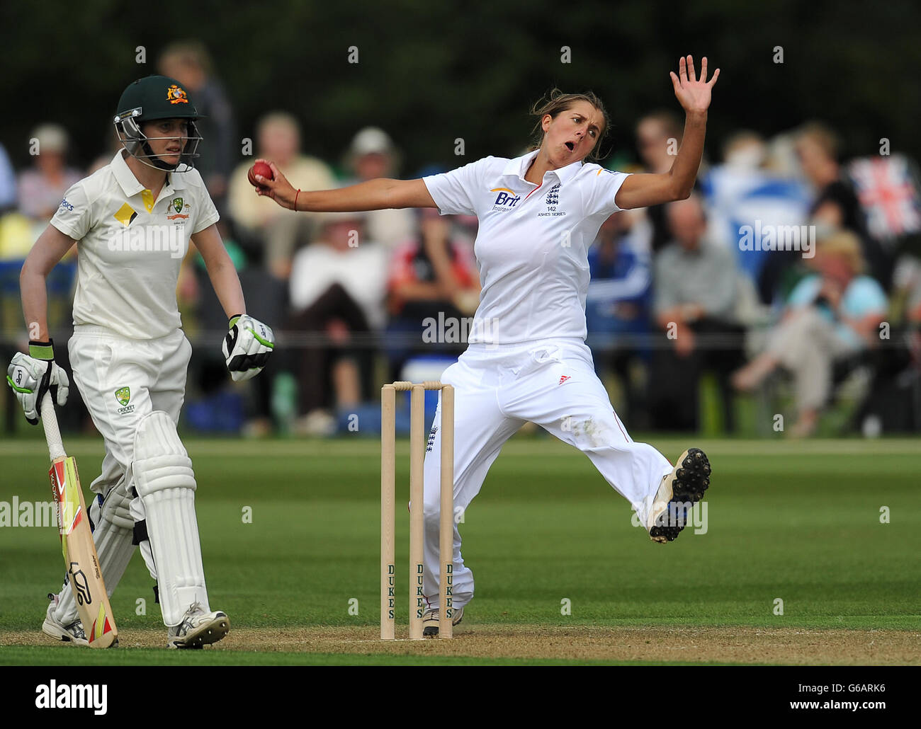 Womens cricket match in hi-res stock photography and images - Alamy
