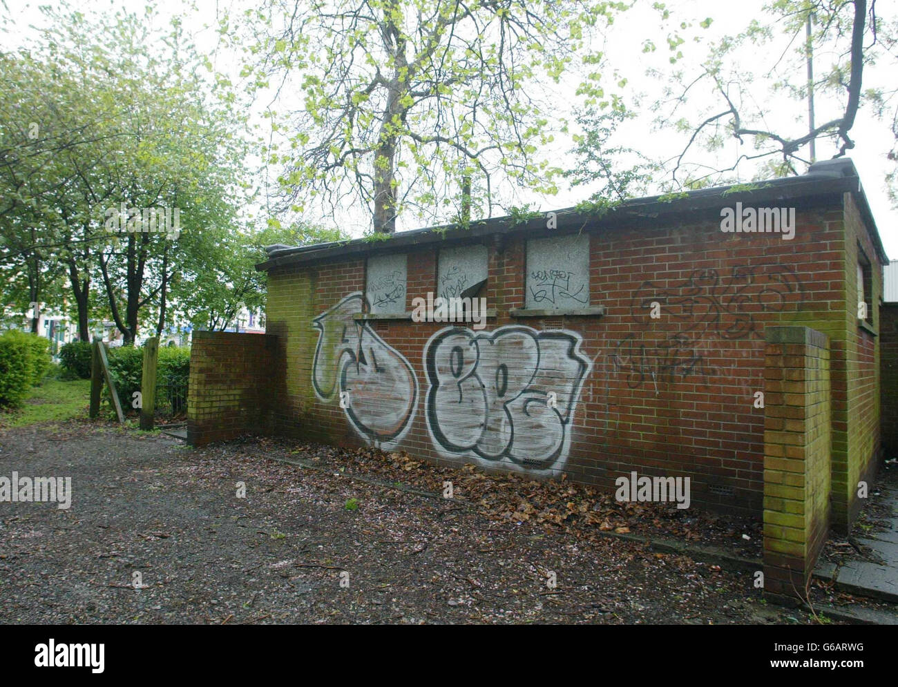 Graffiti wc lavatory exterior hi-res stock photography and images - Alamy