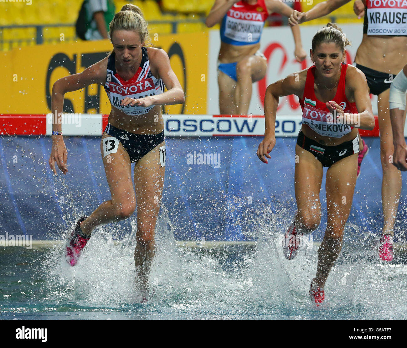 Great Britain's Eilish McColgan (left) competes in the women's ...