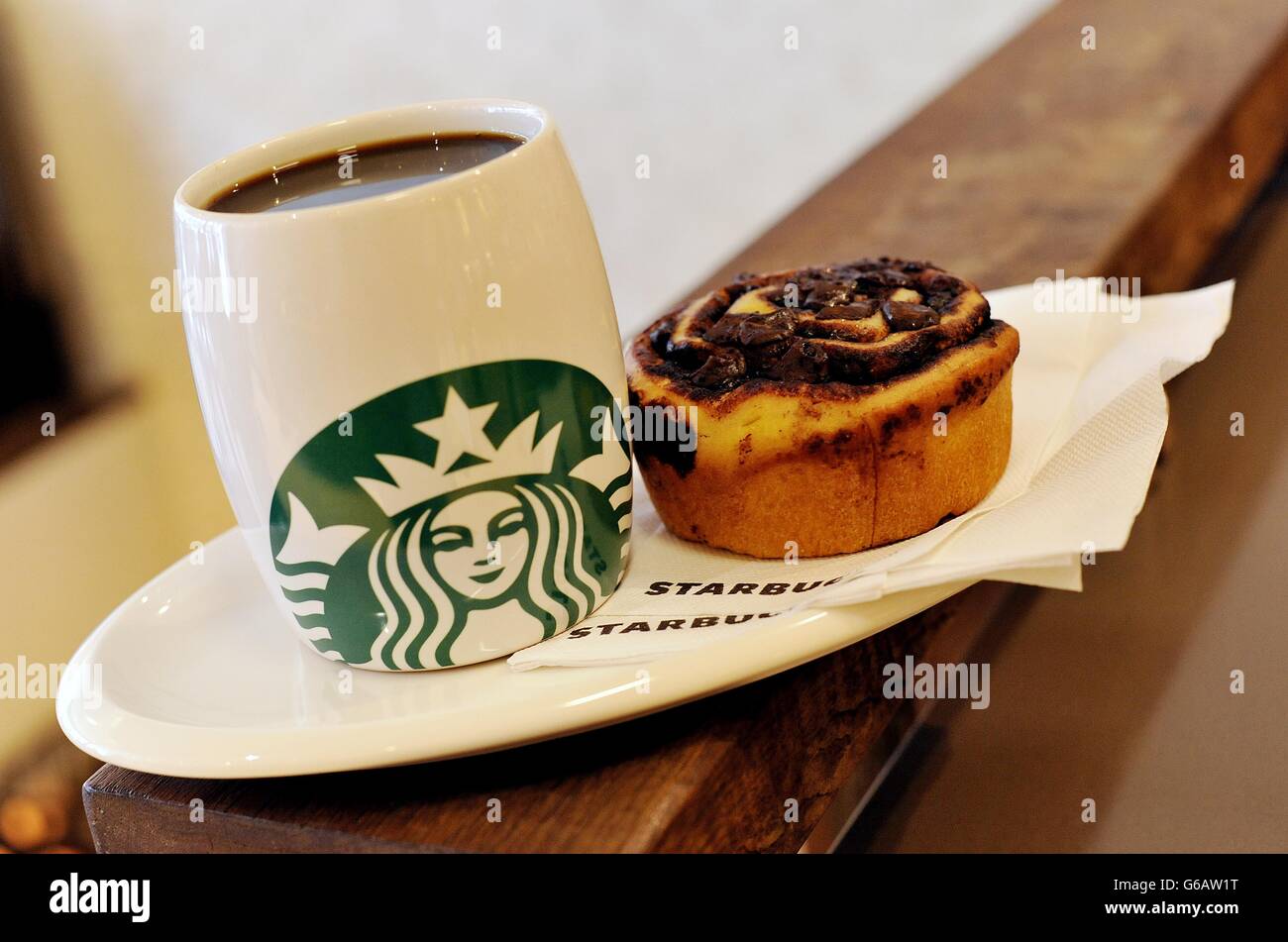 A starbucks coffee danish pastry starbucks hi-res stock photography and ...