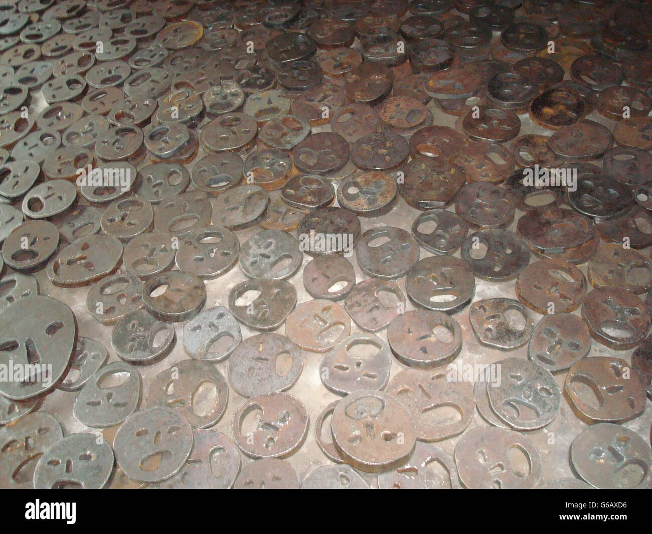 Metal faces hi-res stock photography and images - Alamy