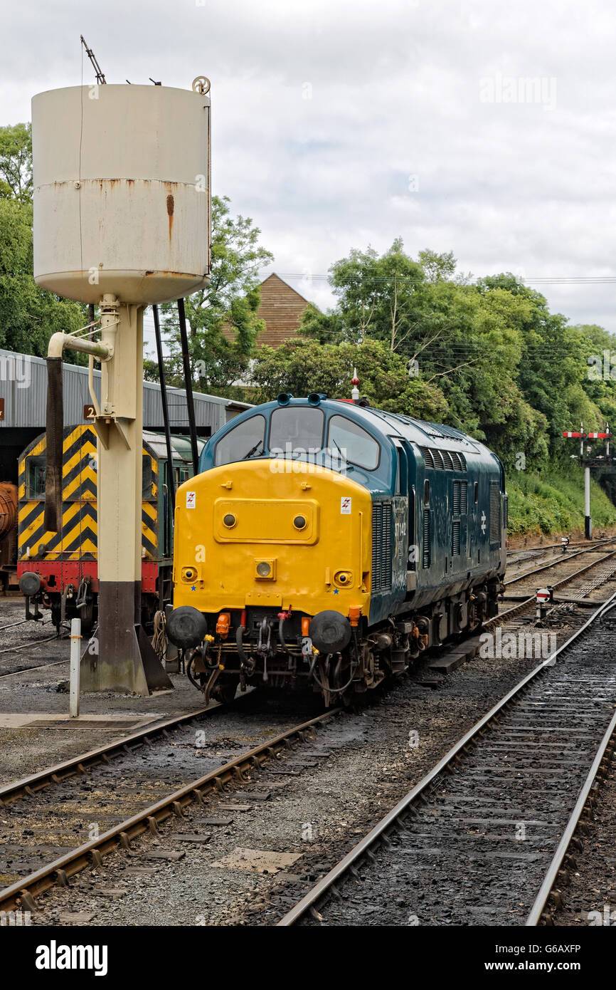 Vintage English Electric Class 37 Railway Engine 12CSVT at Bodmin ...
