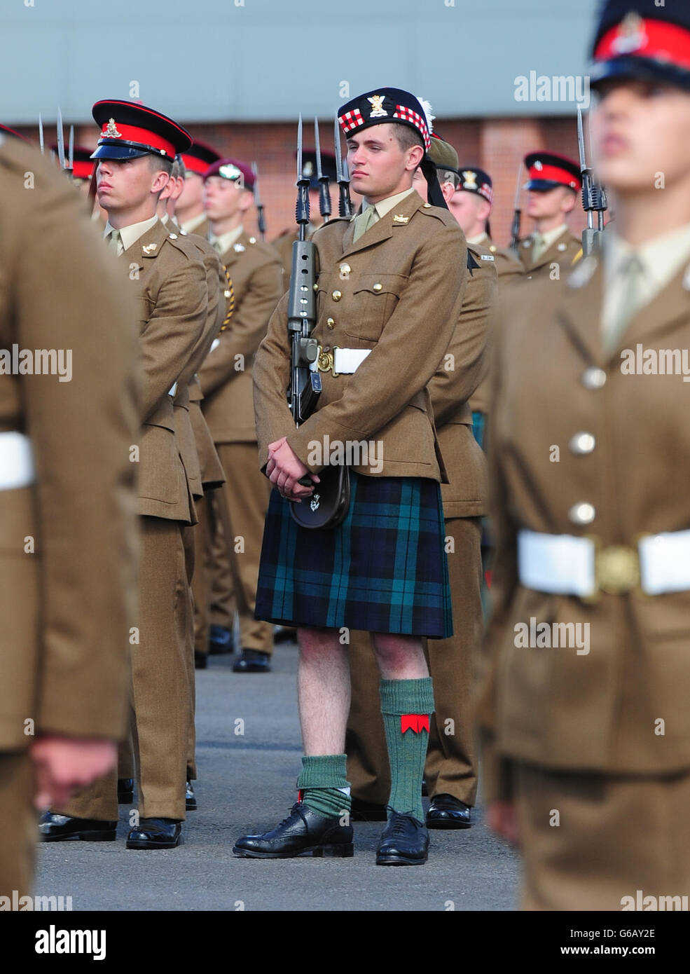 Army graduation parade Stock Photo - Alamy