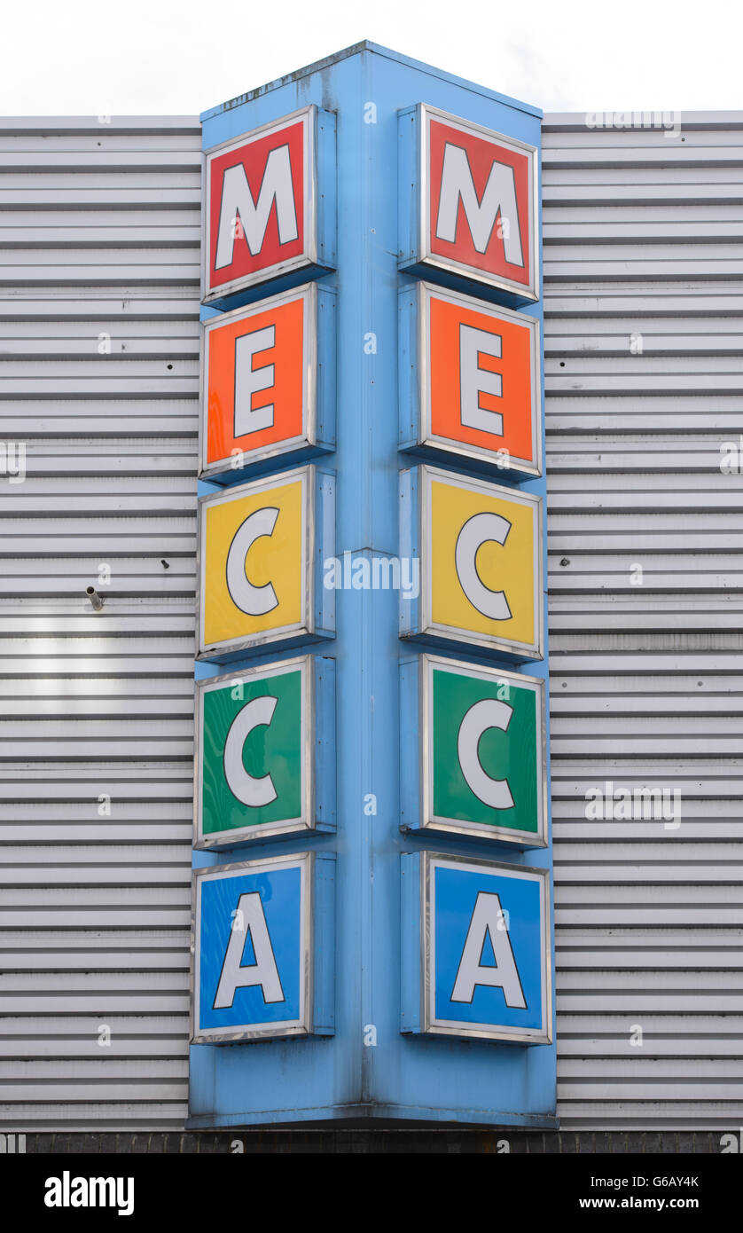 Mecca bingo stock. General view of a Mecca Bingo hall in Wandsworth ...