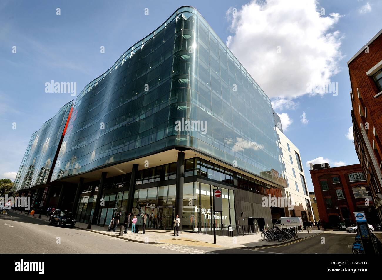 Guardian newspaper office hi-res stock photography and images - Alamy