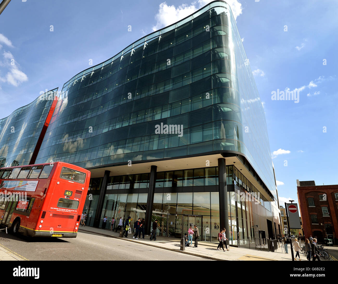 The Guardian Newspaper office on York Way, north London Stock Photo - Alamy