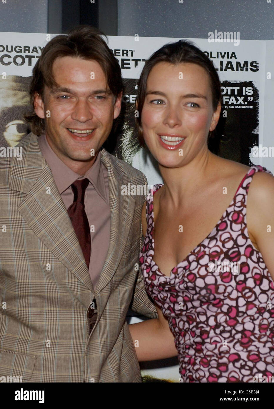 Celebrity actress arm around smiling hi-res stock photography and ...