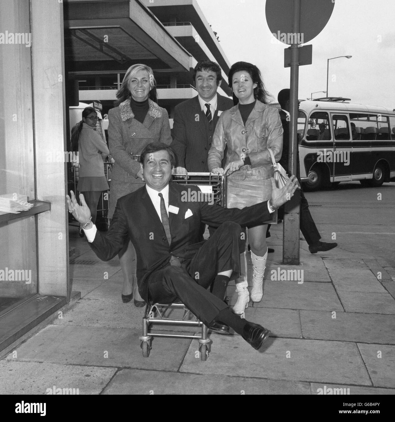 Bernie Winters Stock Photos & Bernie Winters Stock Images - Alamy