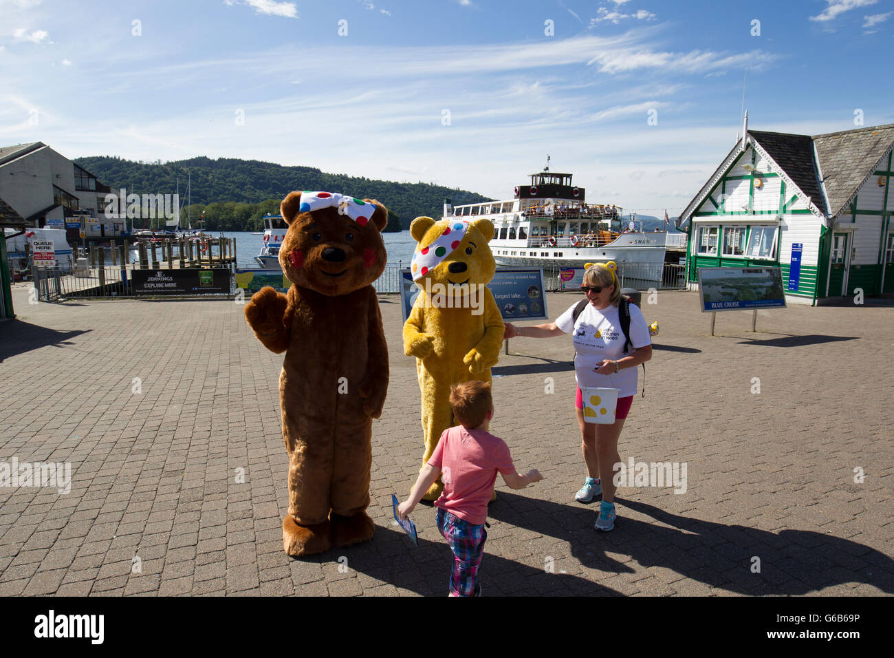 Lake Windermere Cumbria UK 23rd June 2016 UK Weather Hot 26C clear ...