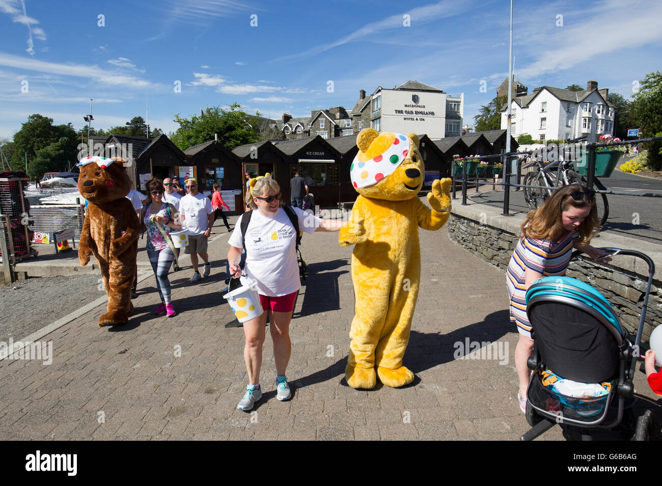 Mascot pudsey bbc children hi-res stock photography and images - Alamy