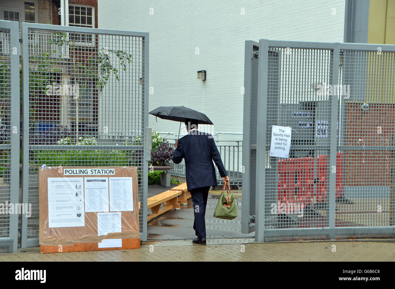 Wandsworth common station hi-res stock photography and images - Alamy