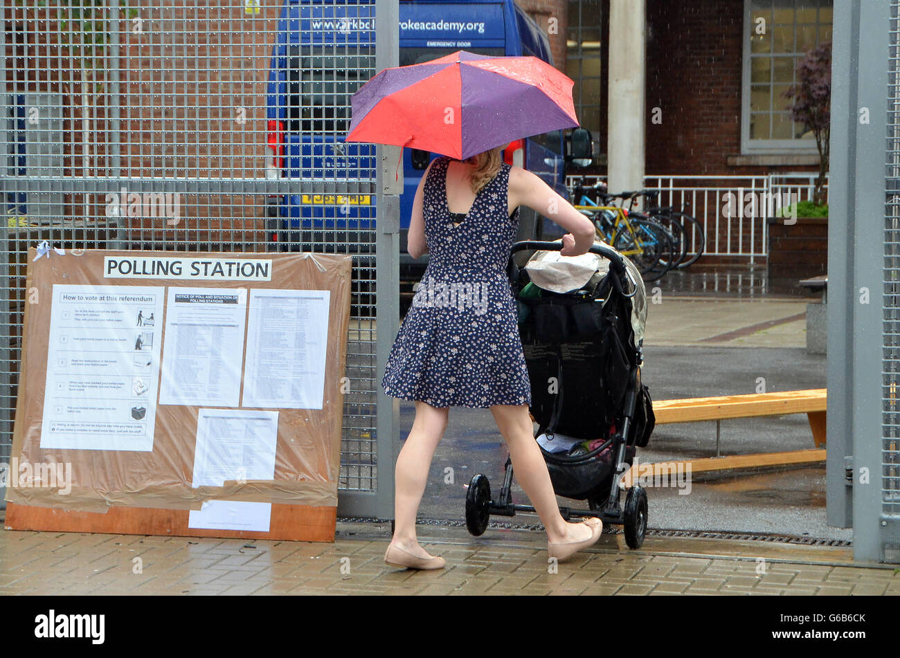 Wandsworth common station hi-res stock photography and images - Alamy