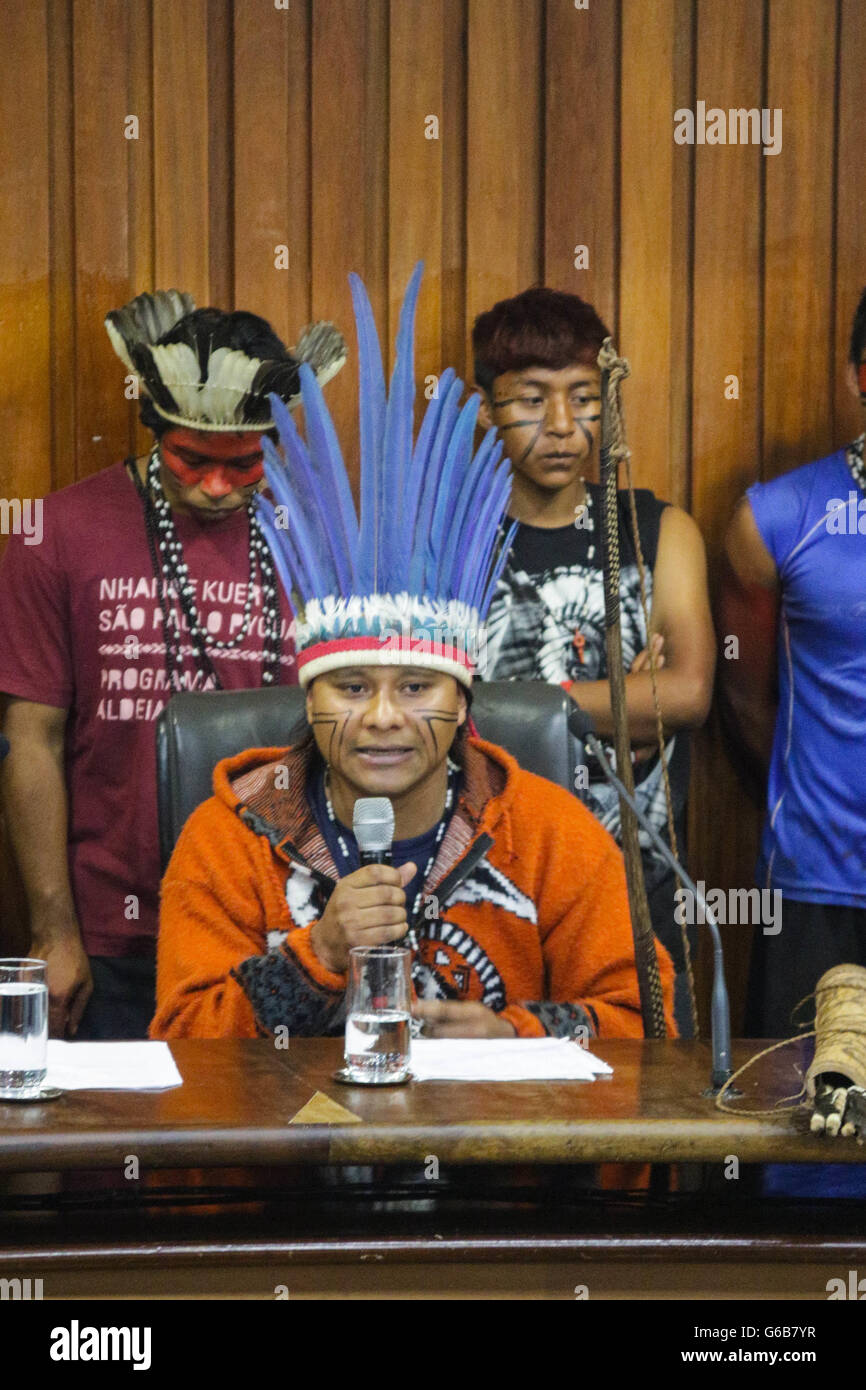 Indigenous movements hi-res stock photography and images - Alamy