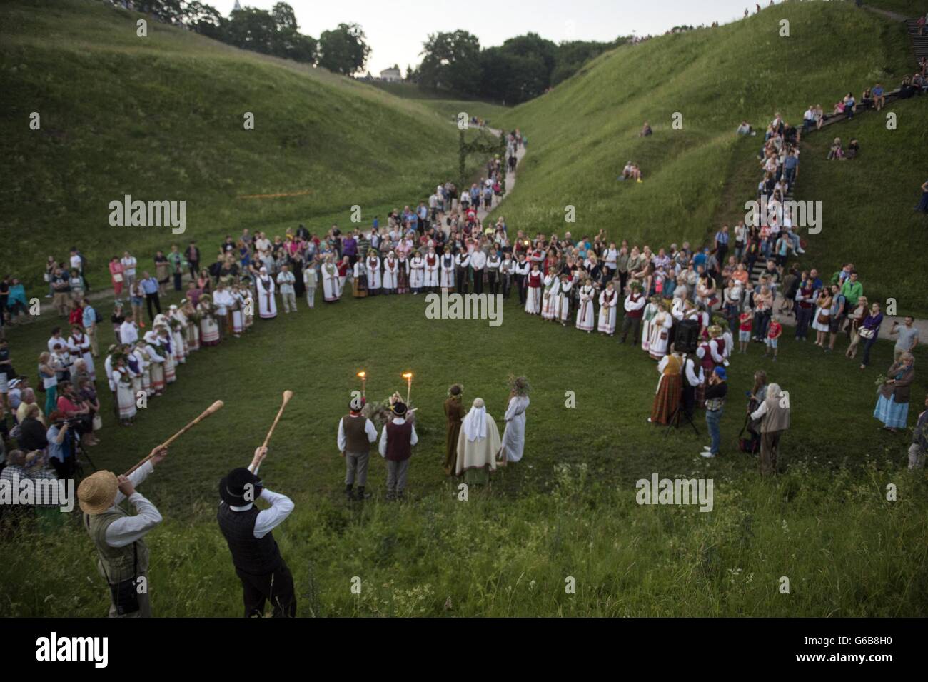 Kernave, Lithuania. 23rd June, 2016. People gather to celebrate ...