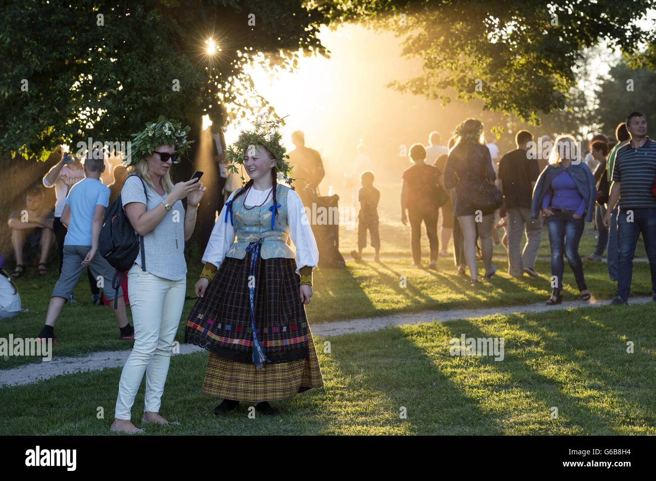 Kernave, Lithuania. 23rd June, 2016. People gather to celebrate ...