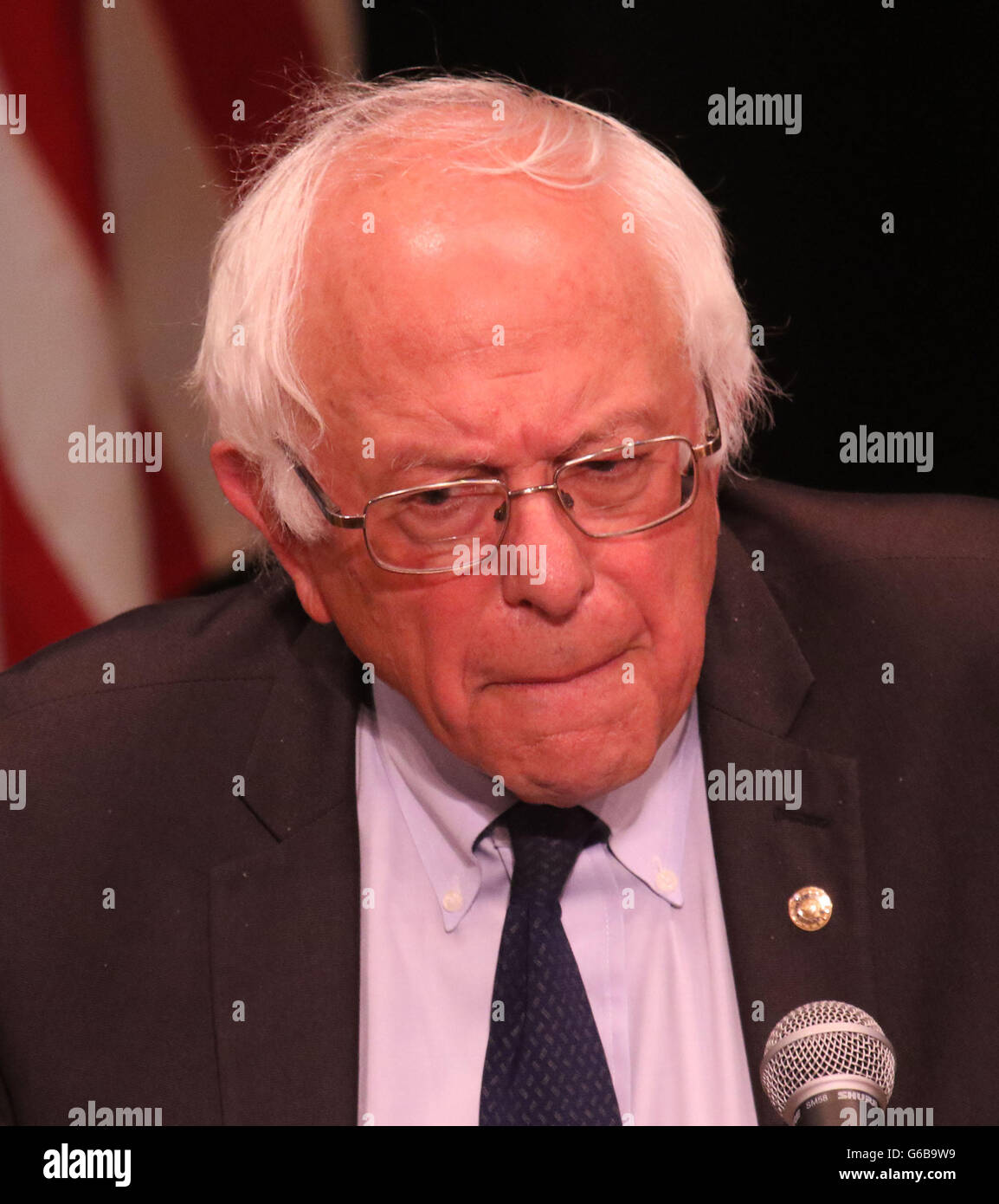 Bernie sanders headshot hi-res stock photography and images - Alamy