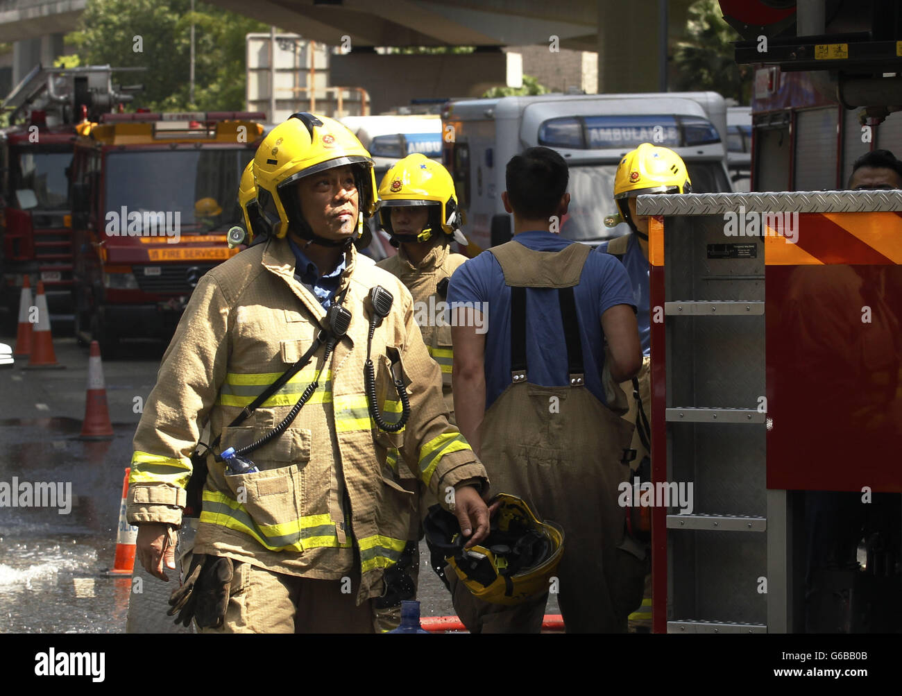 Building on fire hong kong hi-res stock photography and images - Alamy