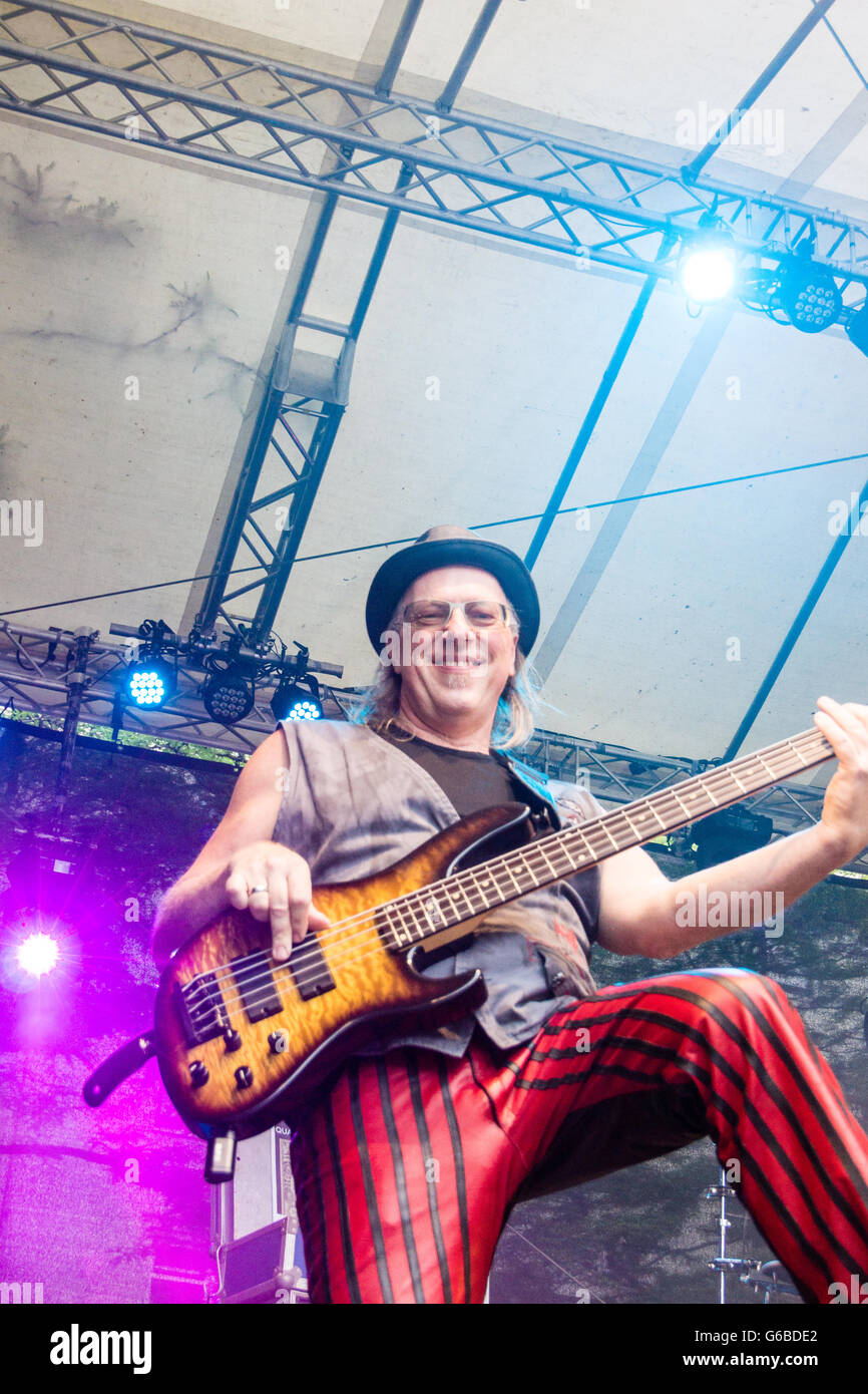 Kiel, Germany. 23rd June, 2016. The Band "Mallet" performs during the ...