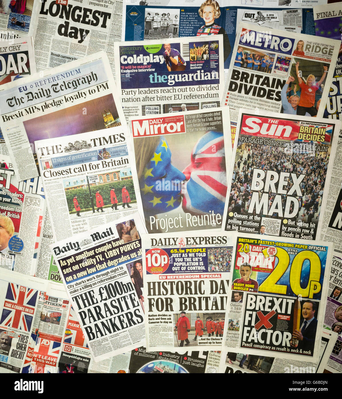 Newspaper headlines broadsheet hi-res stock photography and images - Alamy