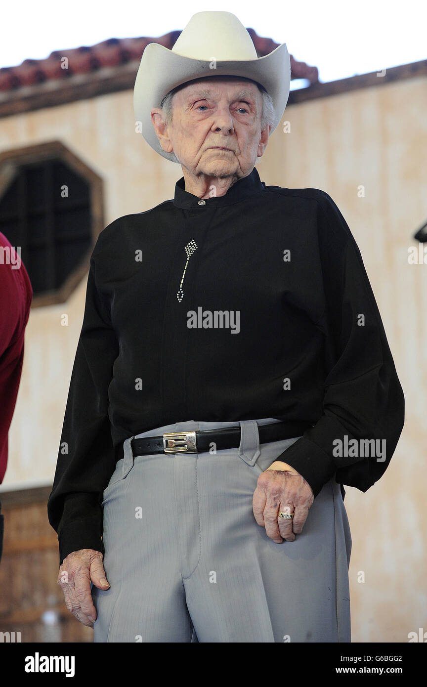 File. 24th June, 2016. Bluegrass music pioneer RALPH STANLEY died ...