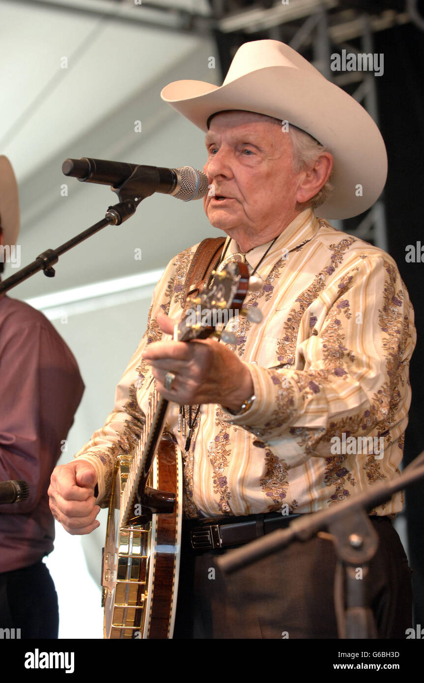 June 24, 2016 - File - Bluegrass music pioneer RALPH STANLEY died ...