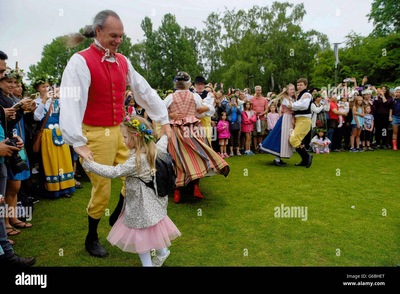 Stockholm. 24th June, 2016. People wearing traditional Swedish costumes ...