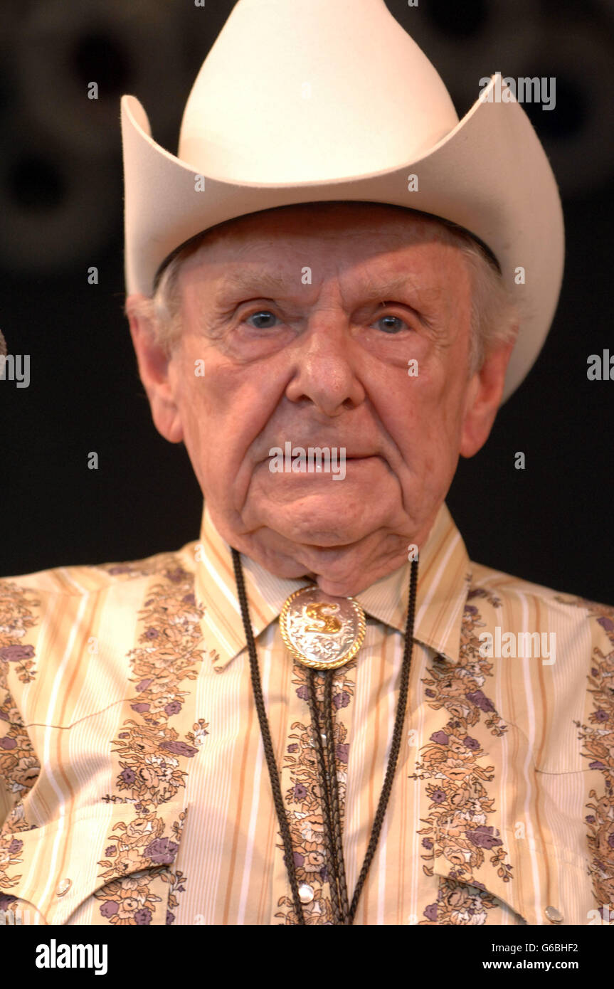 June 24, 2016 - File - Bluegrass music pioneer RALPH STANLEY died ...