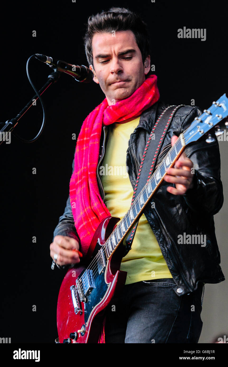 Belfast, Northern Ireland, UK. 29th June, 2016. Lead singer Kelly Jones ...