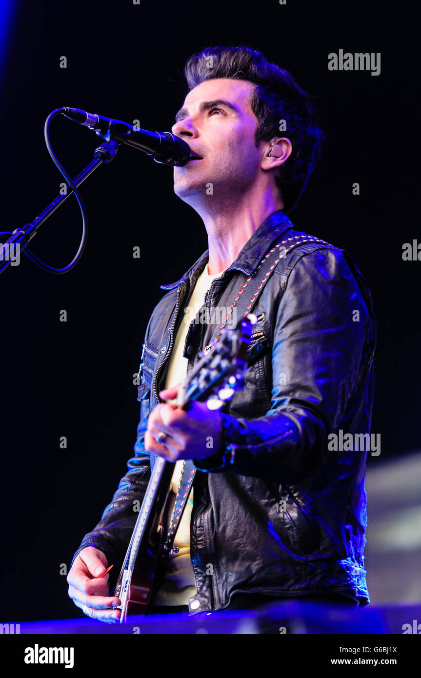 Belfast, Northern Ireland, UK. 29th June, 2016. Lead singer Kelly Jones ...