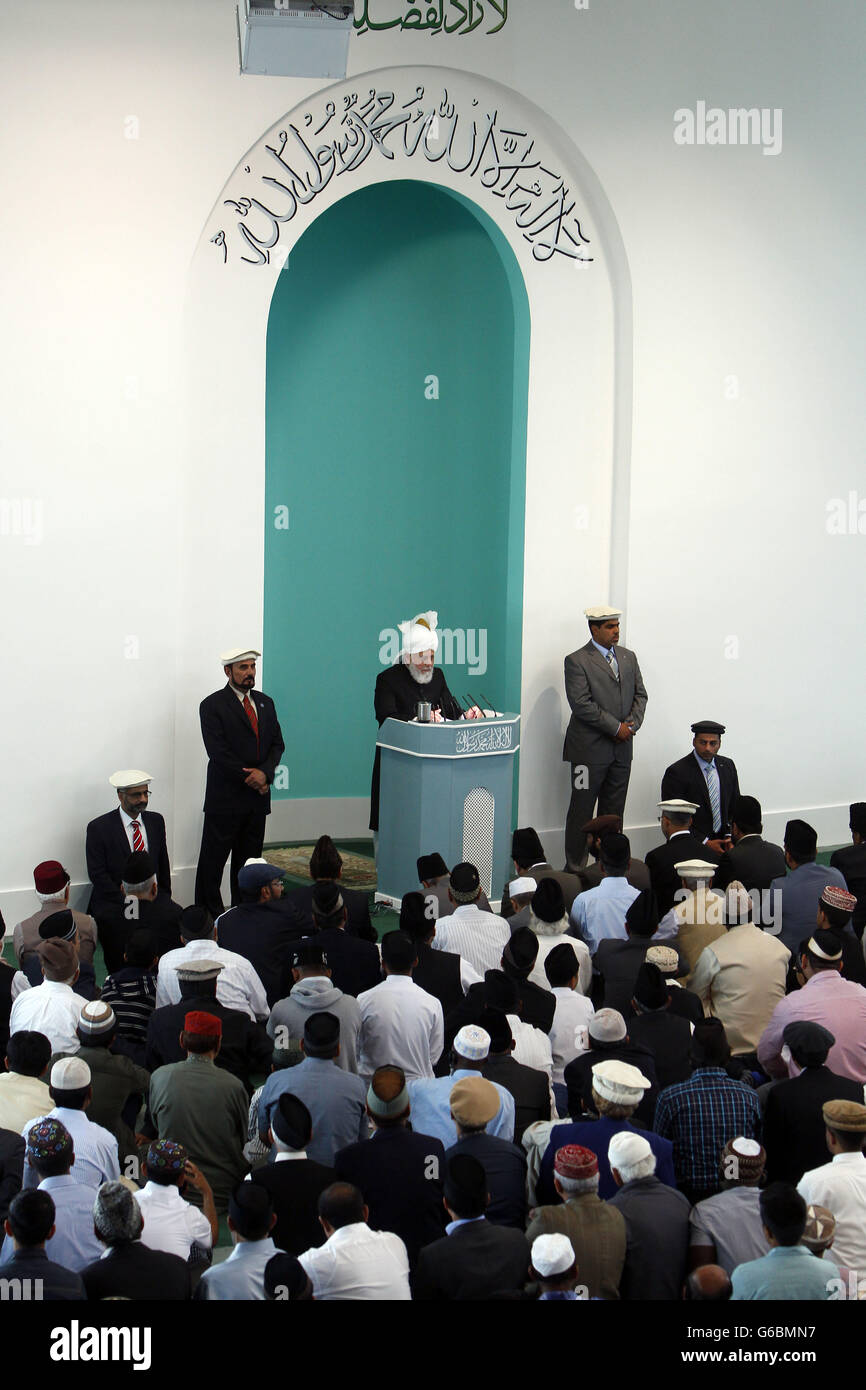 Mirza masroor ahmad khalifa ahmadiyya hi-res stock photography and ...