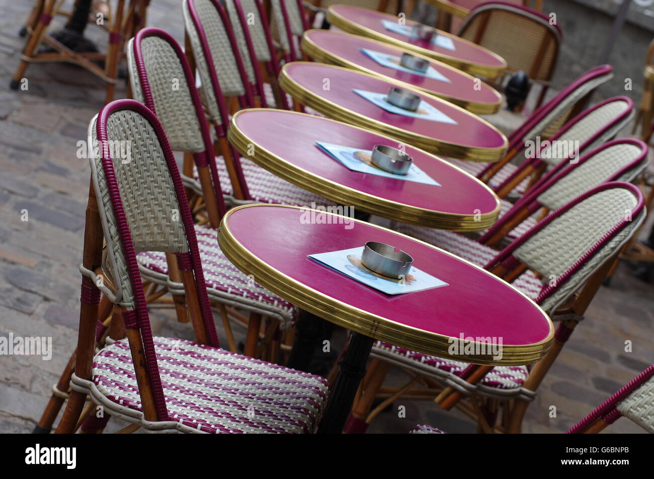 Paris Cafe Tables 1 Stock Photo - Alamy