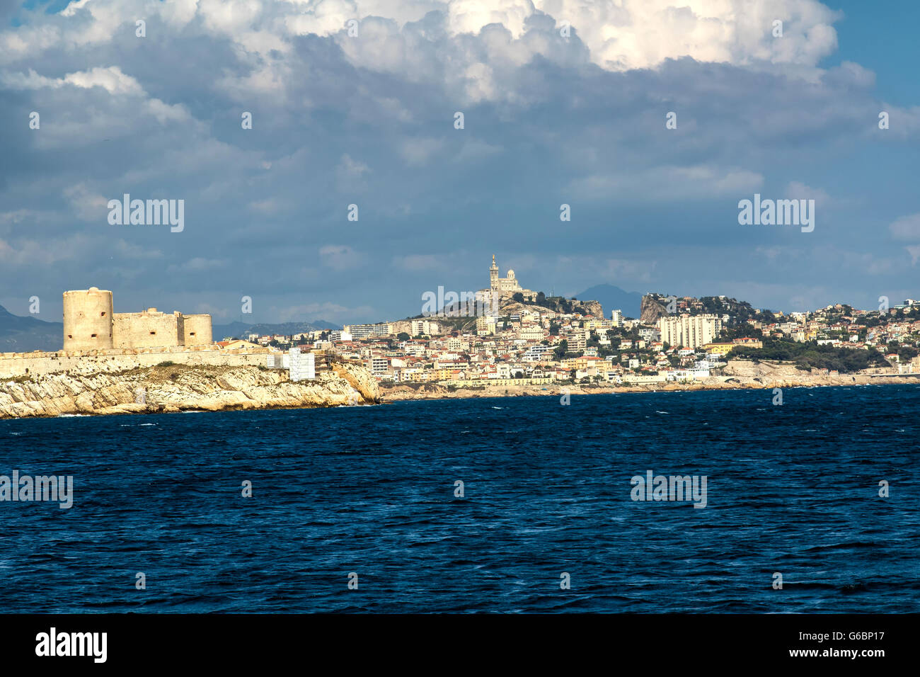 Marseille skyline hi-res stock photography and images - Alamy