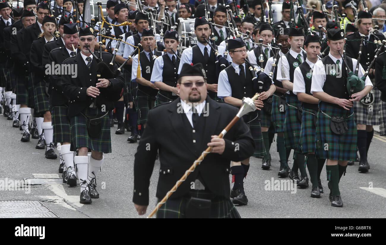 Pipe band hi-res stock photography and images - Alamy