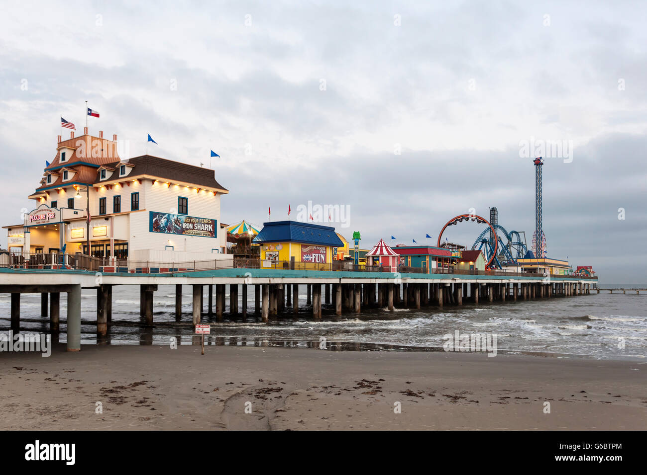 Galveston texas pier hi-res stock photography and images - Alamy