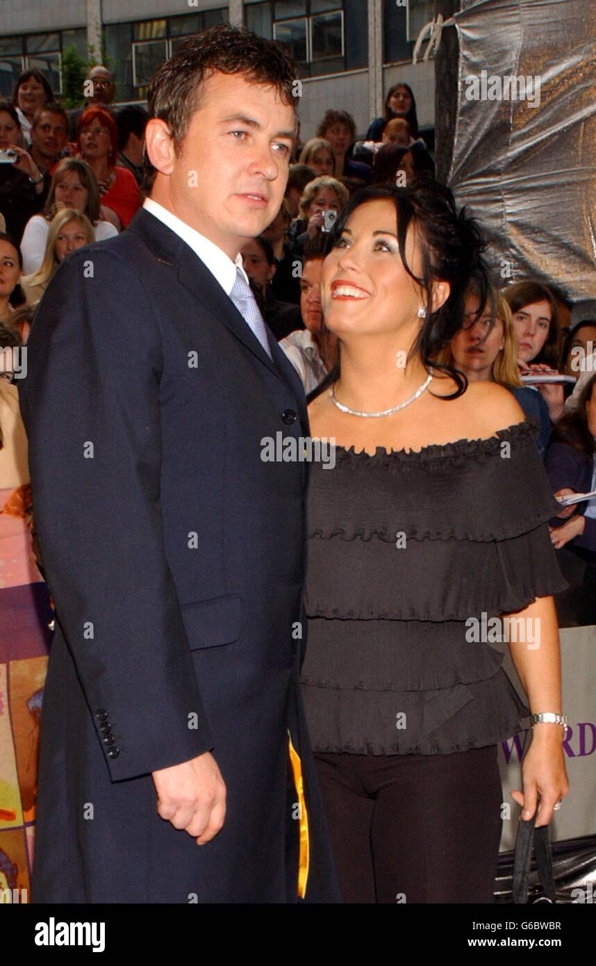 Hosted by des oconnor and melanie sykes hi-res stock photography and ...