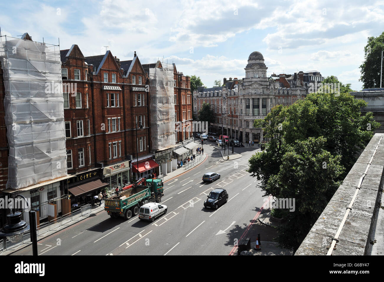 News consumer brompton hi-res stock photography and images - Alamy