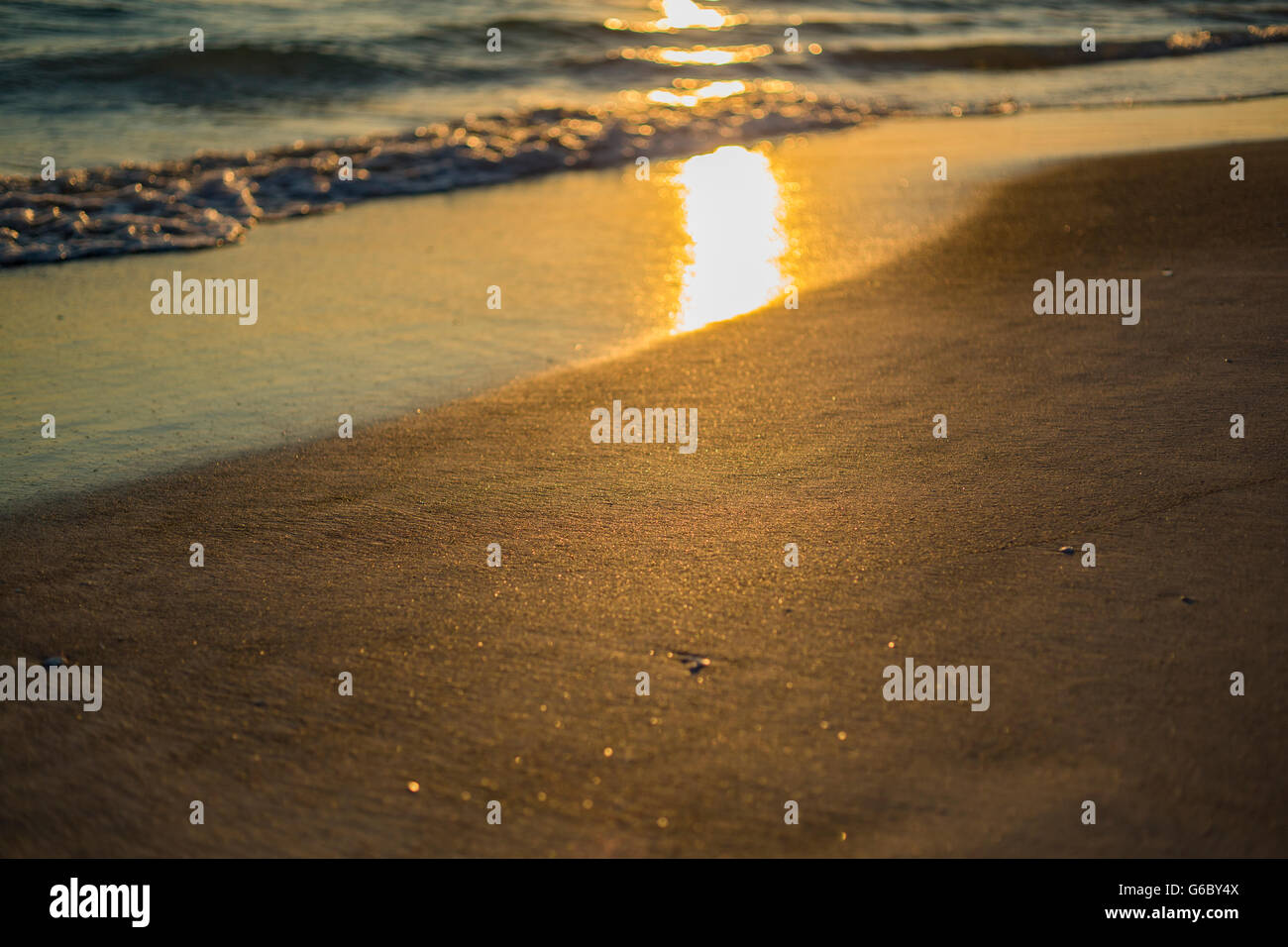 Simplicity on a beach hi-res stock photography and images - Alamy