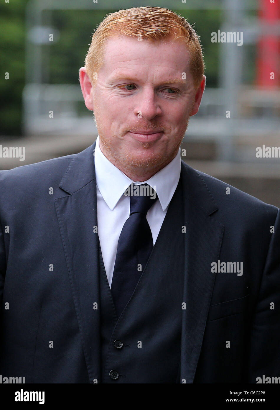 Arrives glasgow sheriff court hi-res stock photography and images - Alamy