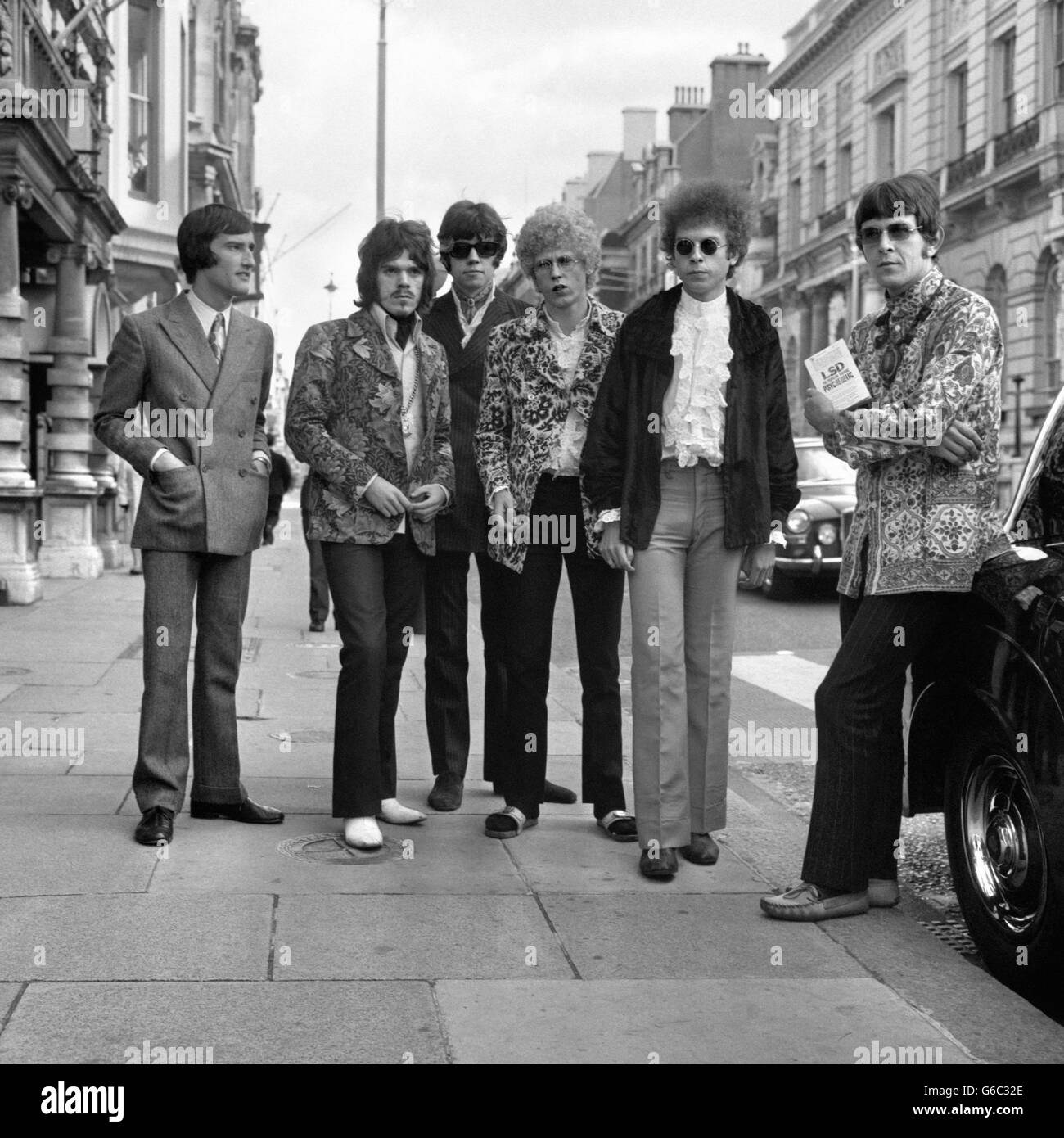 "The Move" pop group, leaving the offices of their solicitor in Pall ...