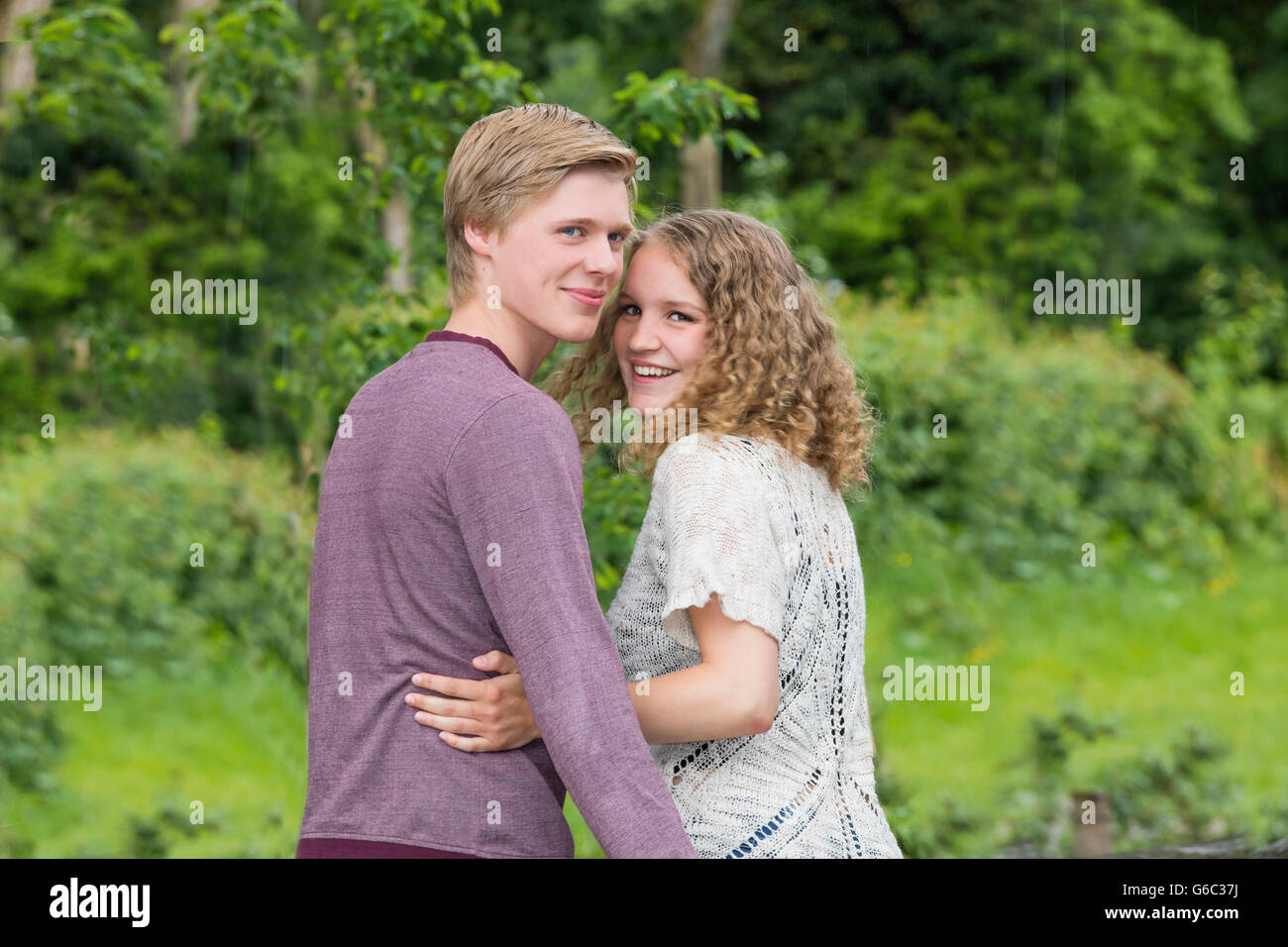 Happy couple camera view hi-res stock photography and images - Alamy