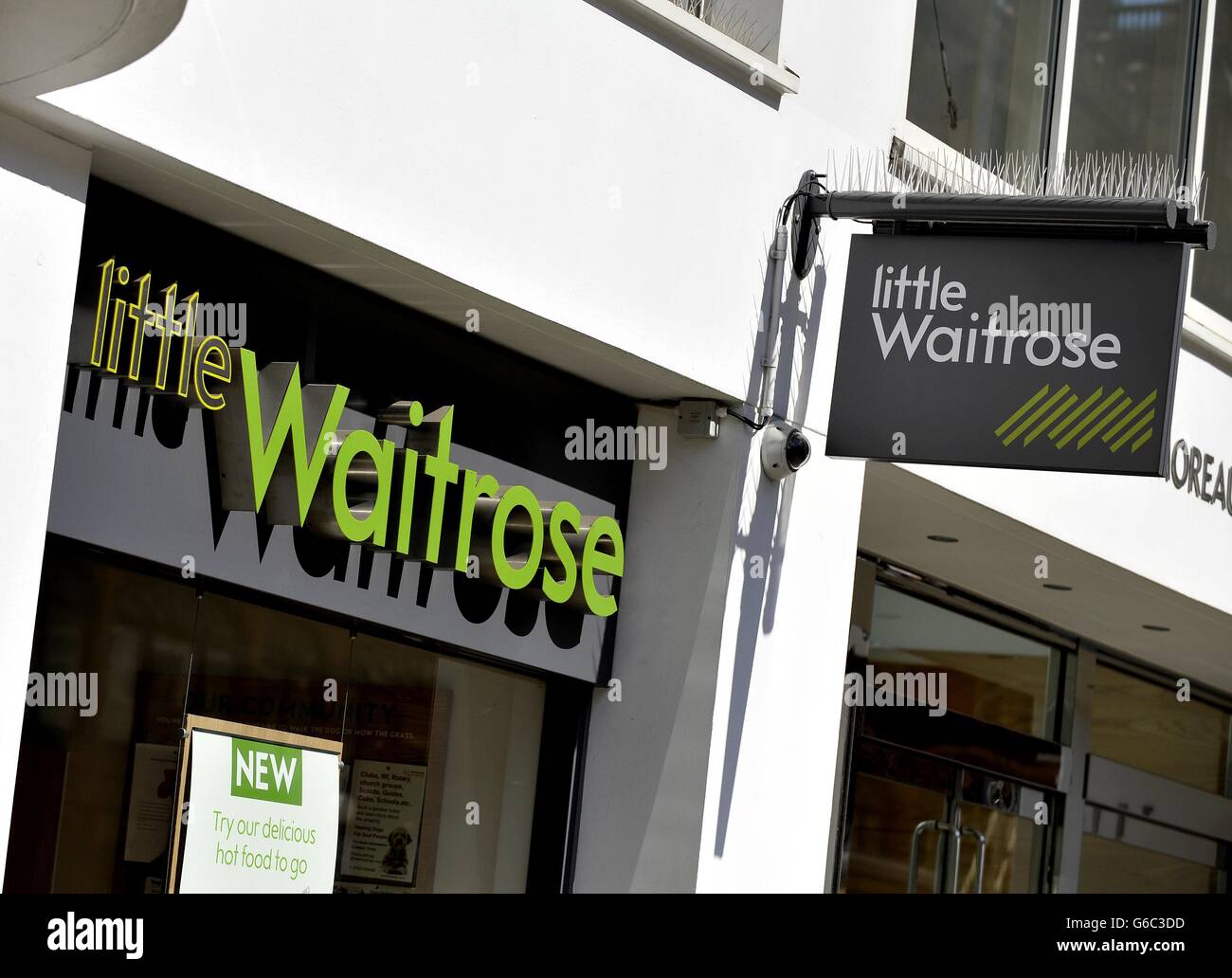 Little waitrose store in knightsbridge hi-res stock photography and ...