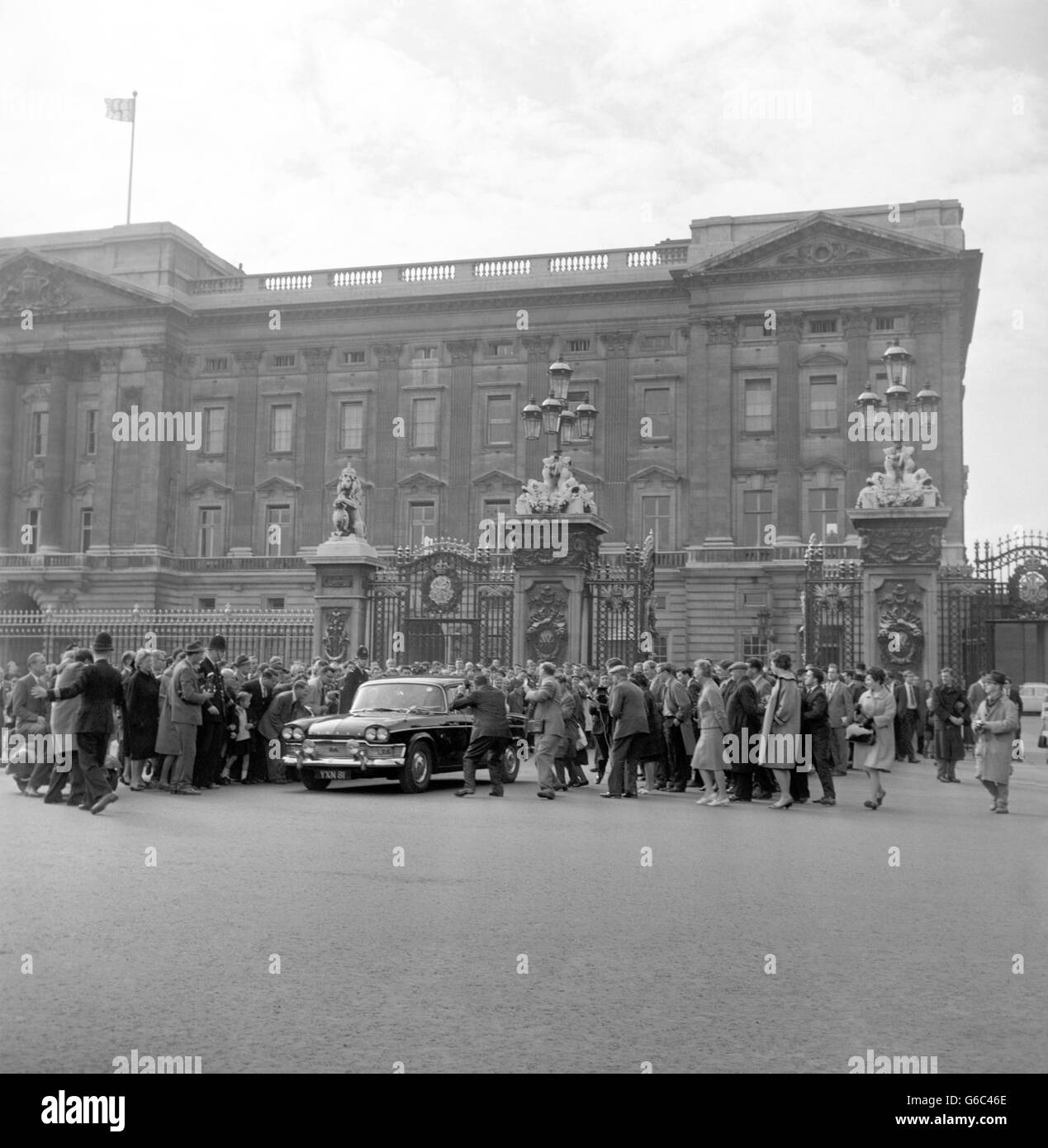 Lord home was called to the palace hi-res stock photography and images ...