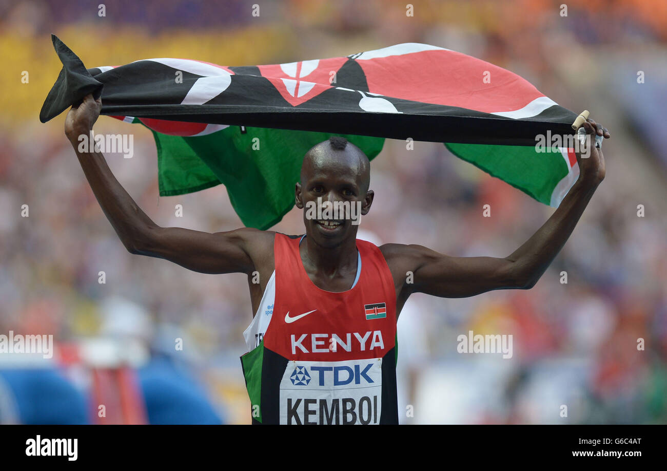 Kenya's Ezekiel Kemboi celebrates winning the Men's 3000m Steeplechase ...