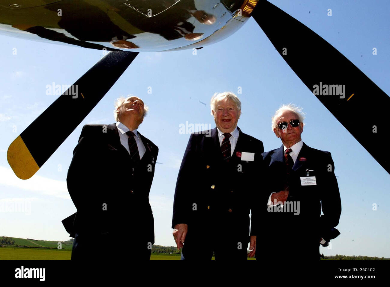 Squadron leader tony iveson harry humphries founder adjutant of 617 ...